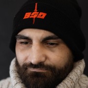 Bonnet BSD – Broderie Rouge | Site officiel de Benoît Saint Denis
